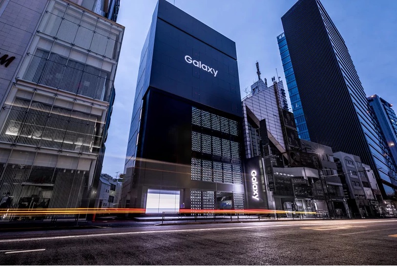 ไอเดียเจ๋ง! ซัมซุงใช้สมาร์ทโฟน 1,000 เครื่องตกแต่ง Galaxy Store สาขาฮา ...