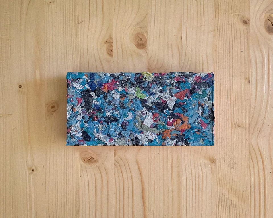 เศษขยะเยอะนักใช่ไหม? งั้นเจอ “FabBRICK” อิฐที่ผลิตจากเศษผ้าหน่อยเป็นไง