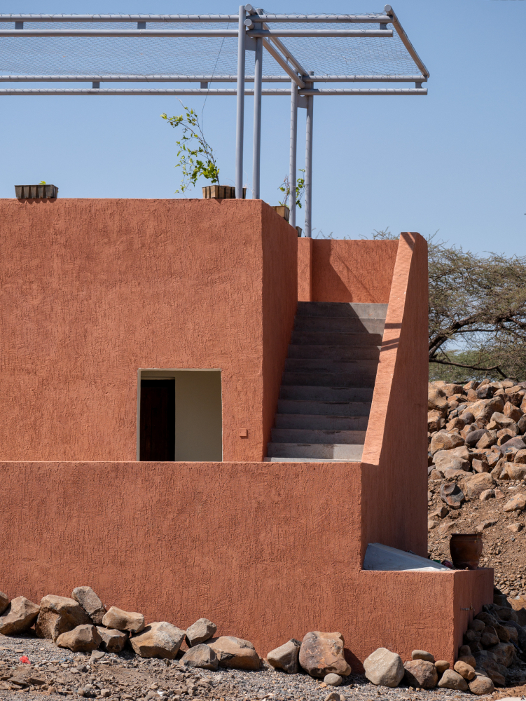 Turkana_ExteriorStaircase_PhotobyKinanDeebforKereArchitecture - Builder ...
